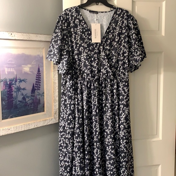 BloomChic | Dresses | Bloom Chic Size 23 Floral Dress Nwt | Poshmark